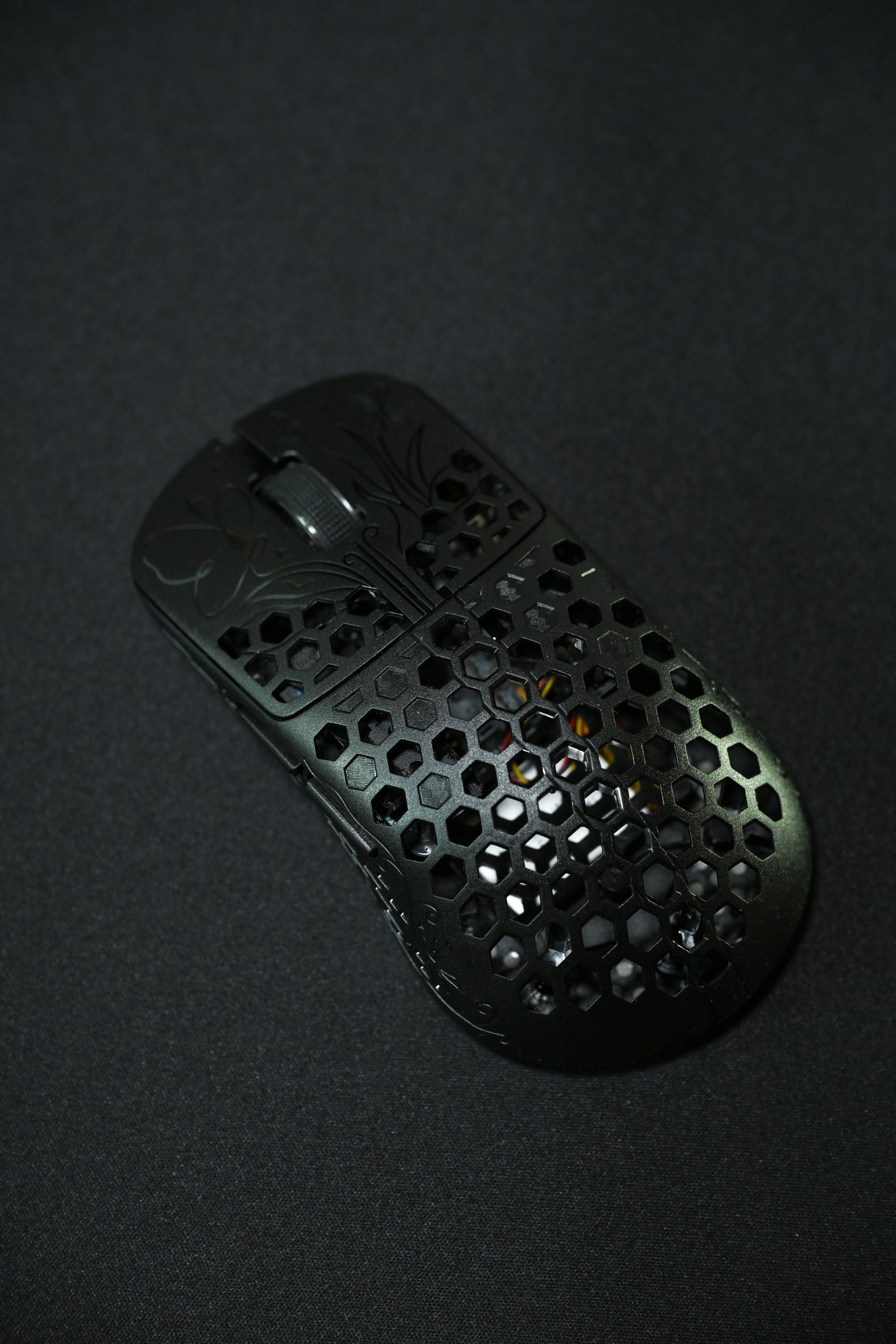 BLACK LOTUS-39g Carbon Fiber 8K Wireless Gaming Mouse – UNIUS STORE